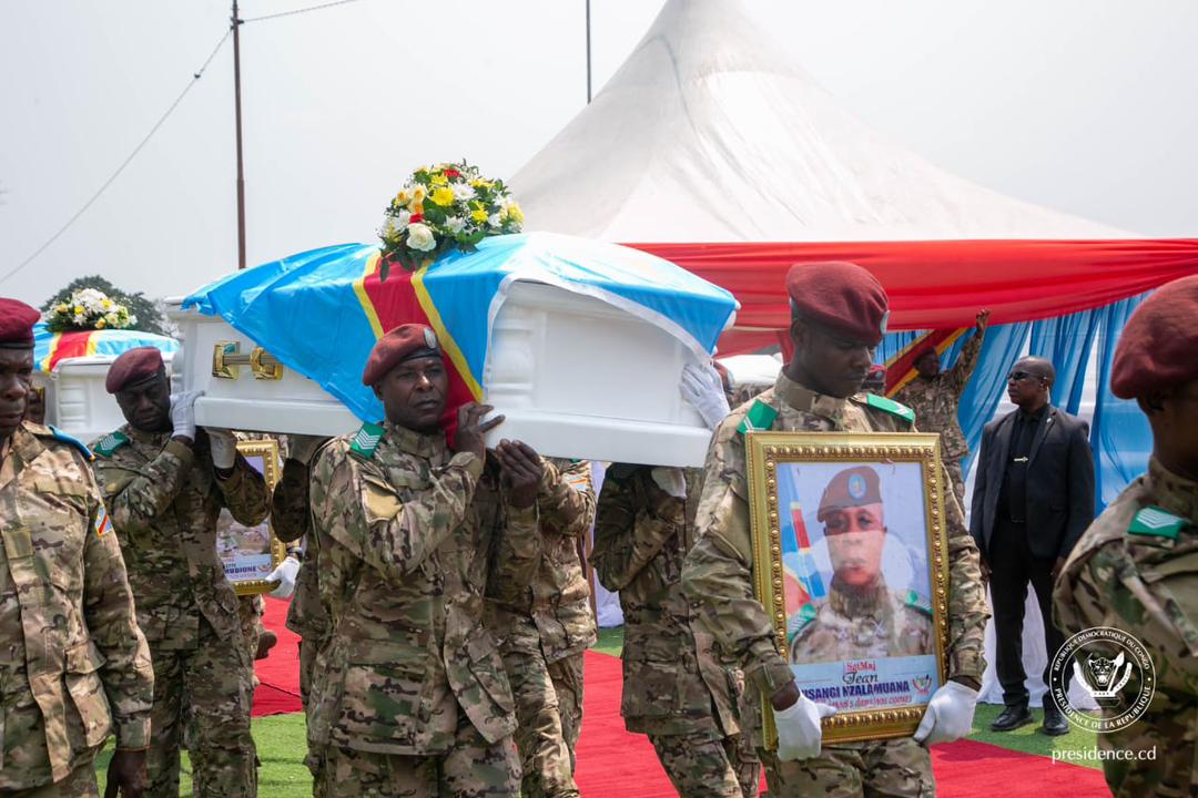 LE PRÉSIDENT FÉLIX TSHISEKEDI HONORE LA MÉMOIRE DES SOLDATS DE LA GARDE ...