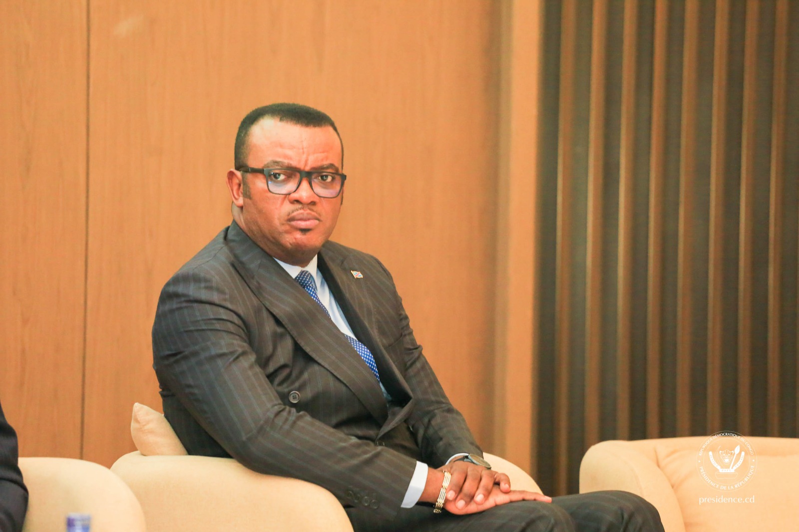 Remise des hyperguides des agents de douanes aux cadres et agents de la ...