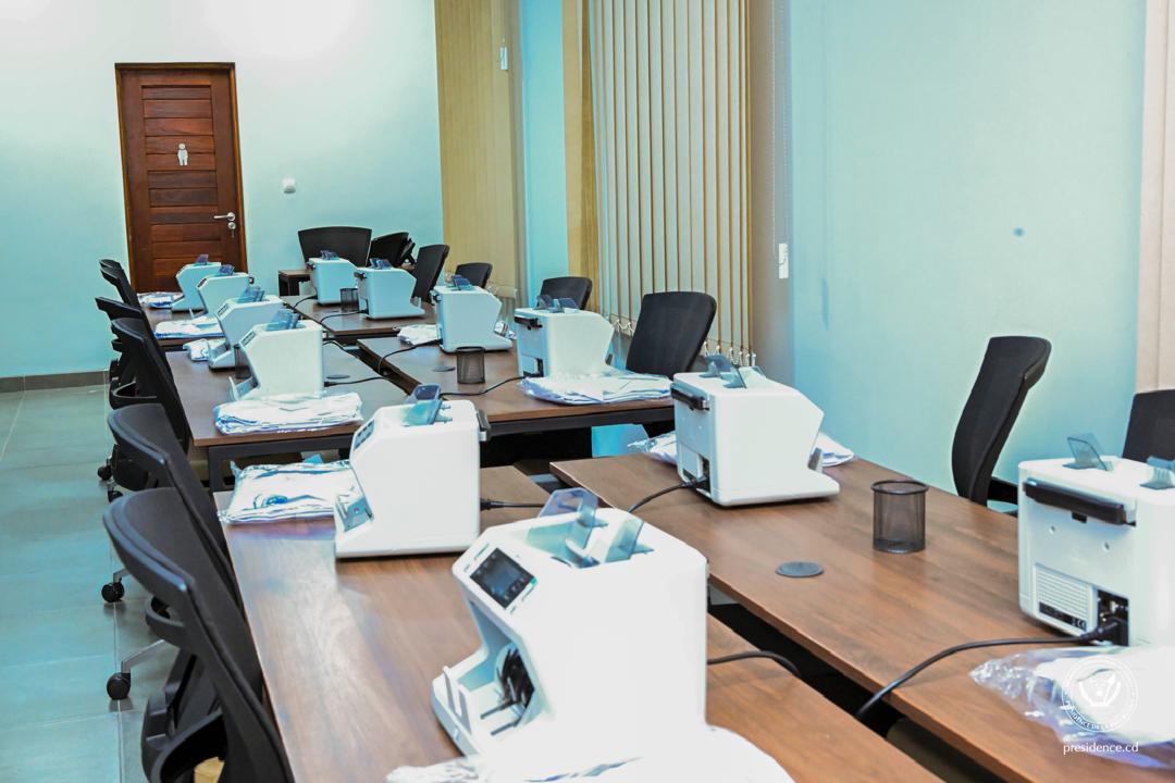 Kalemie : Le Président Félix Tshisekedi a inauguré le nouvel immeuble ...