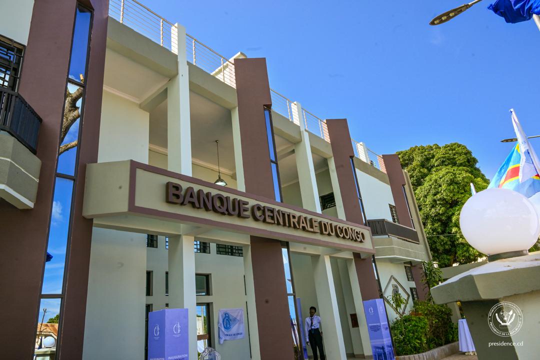 Kalemie : Le Président Félix Tshisekedi a inauguré le nouvel immeuble ...