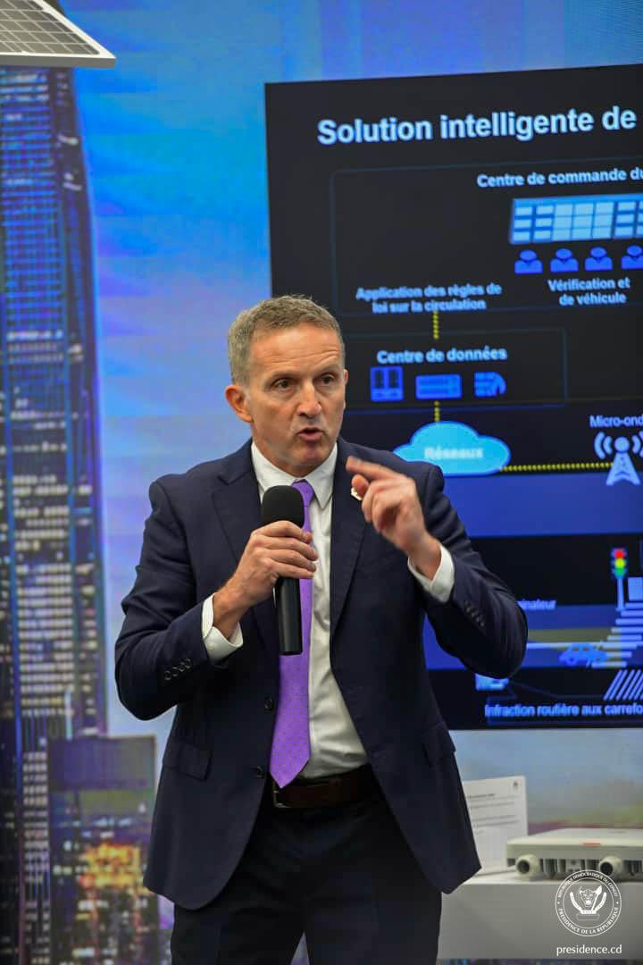 Le chef de l'état Félix Tshisekedi a visité le siège de Huawei à ...